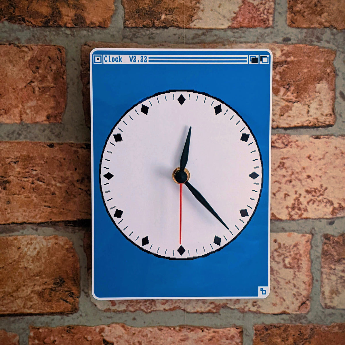 Amiga Workbench small desktop / wall clock – Retrofied